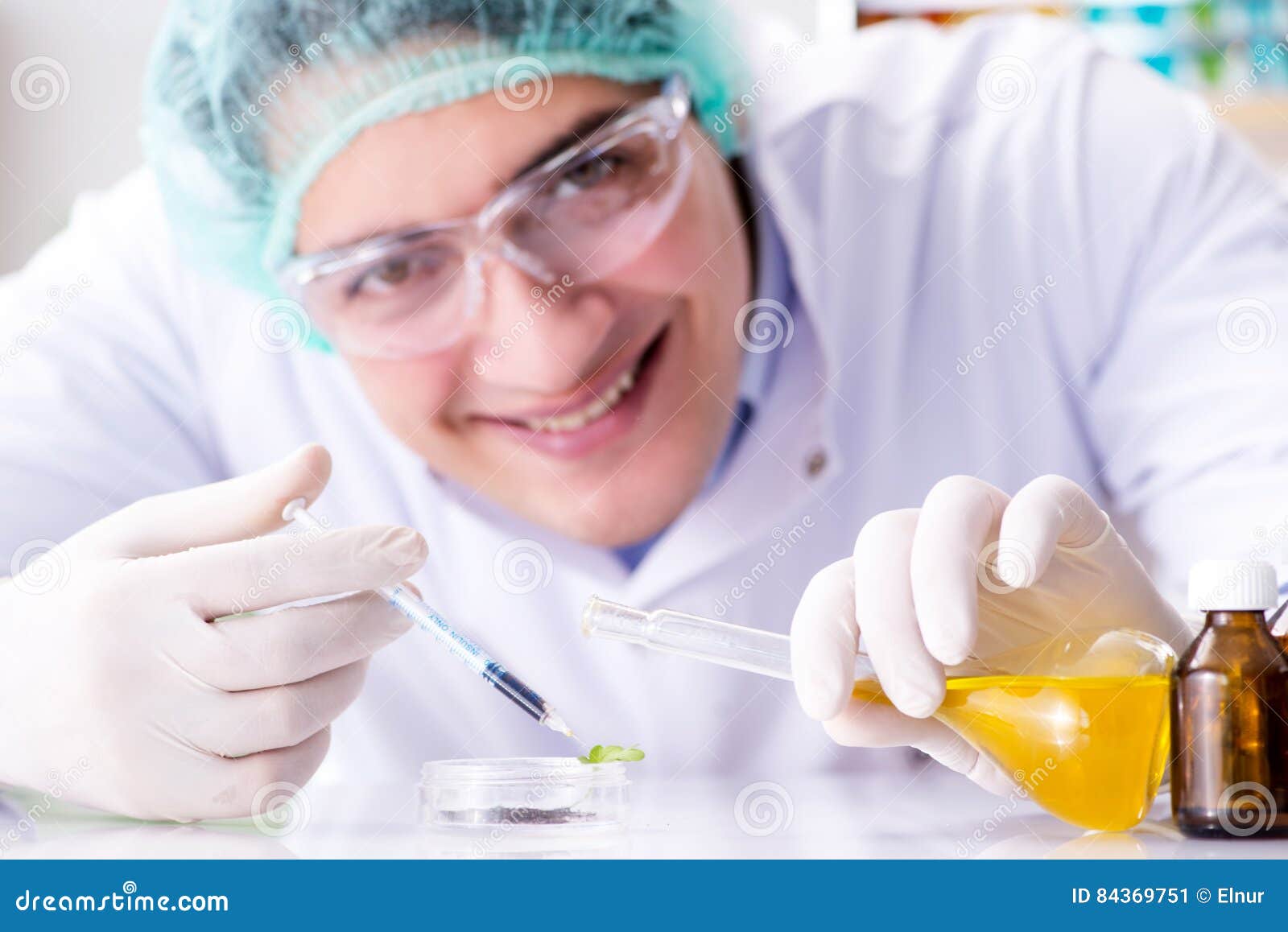 The Pharmaceutical Industry Concept with Scientist in the Lab Stock ...