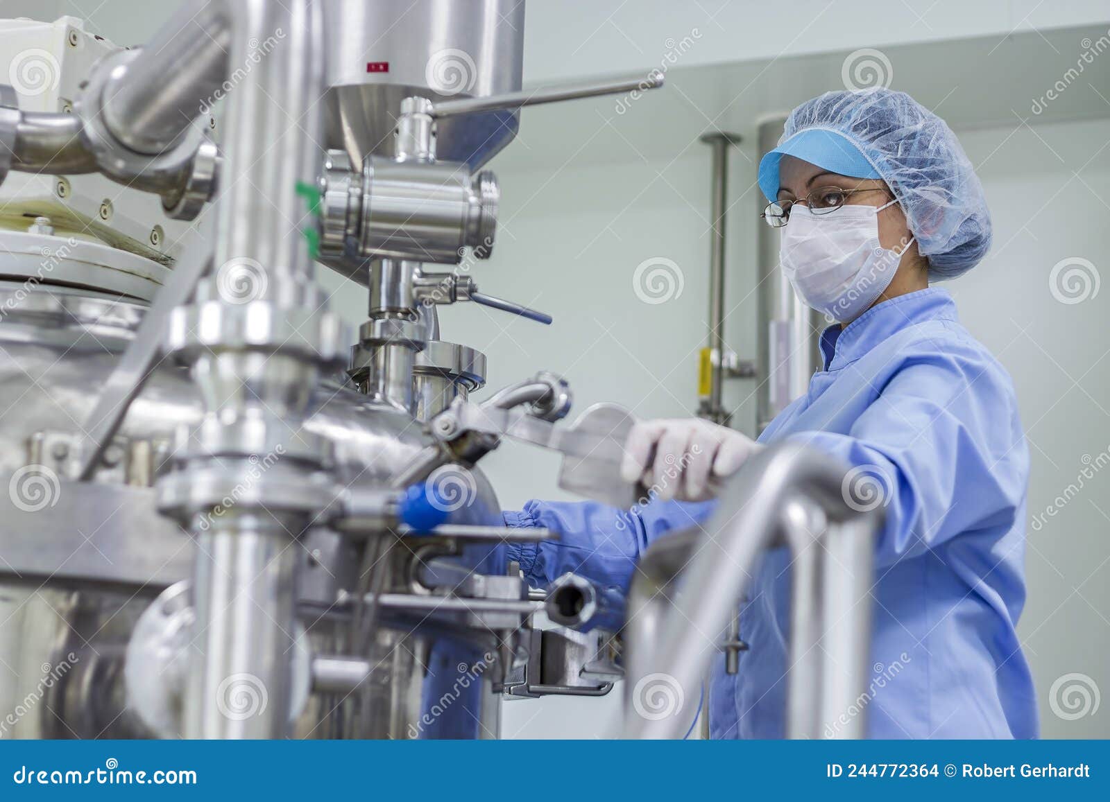 Pharmaceutical Industry Worker at Work in Sterile Environment Stock ...