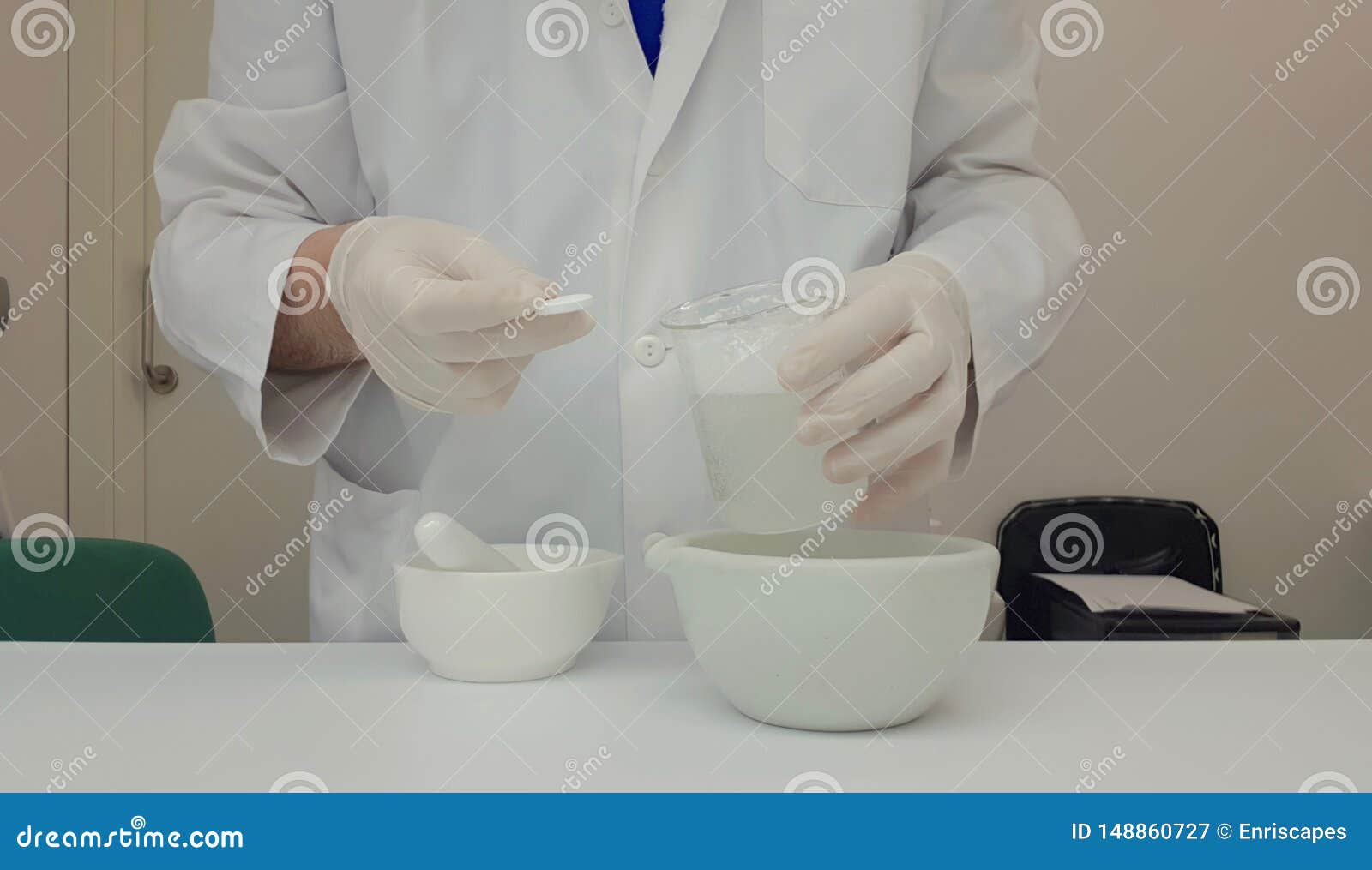 Pharmacist Performing a Quality Control of Effervescent Tablets Stock ...