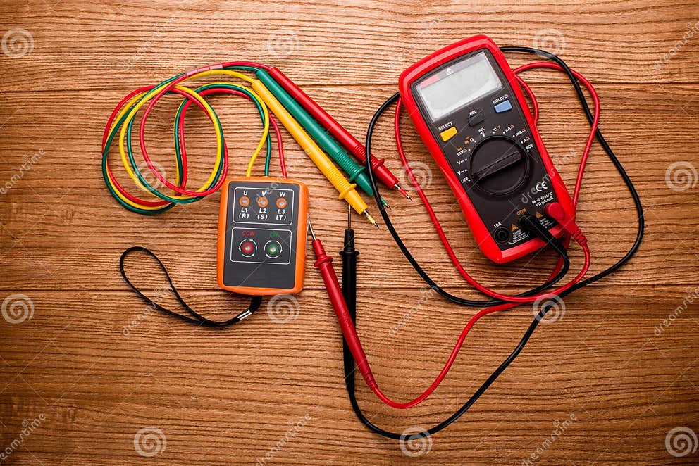 Large Plan Phase Indicator. Measuring the Correct Phasing of Three ...