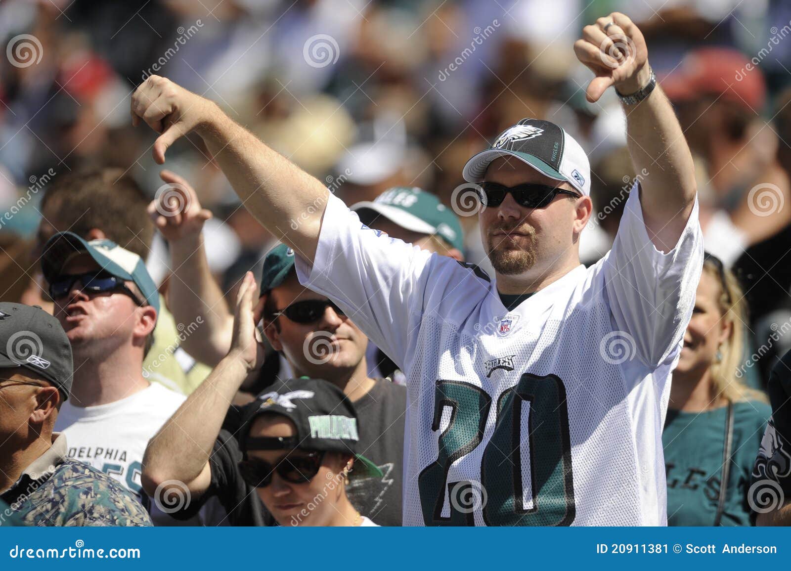Philadelphia Eagle fans editorial photo. Image of eagle - 20911381