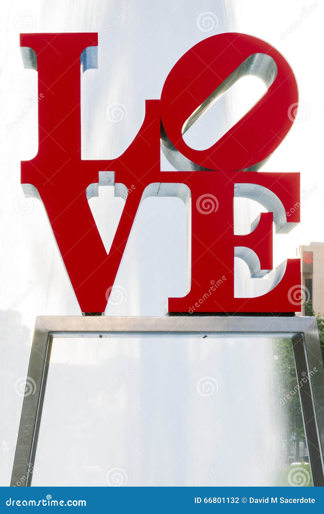 Philadelphia love statue editorial photography. Image of tourist - 66801132