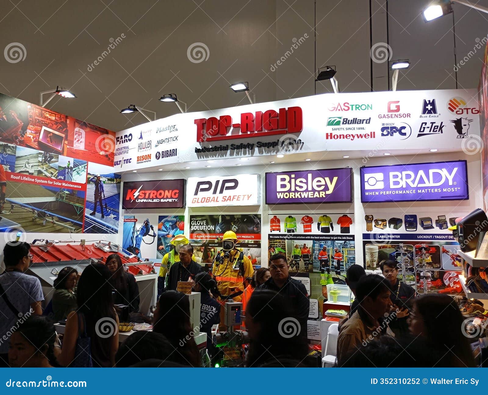 At Philconstruct Expo in Pasay, Philippines Editorial Photography ...