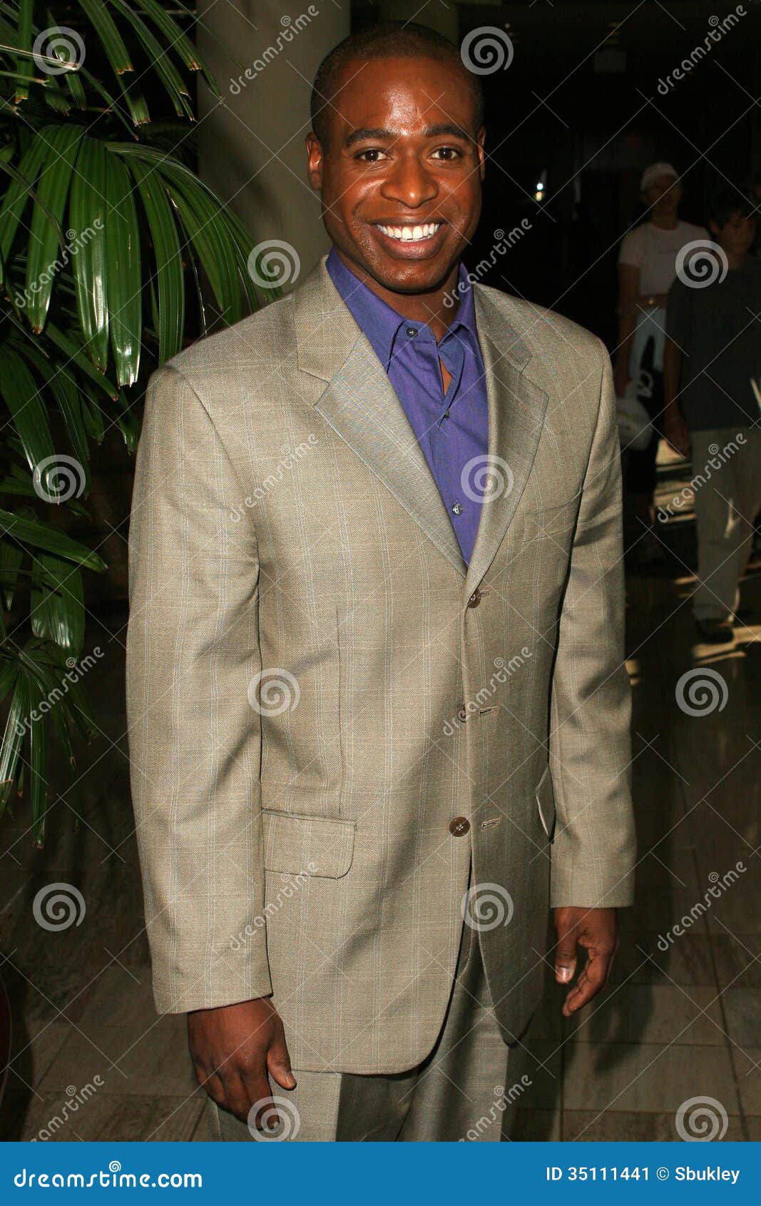 PHILL LEWIS foto editorial. Imagen de presente, viaje - 35111441