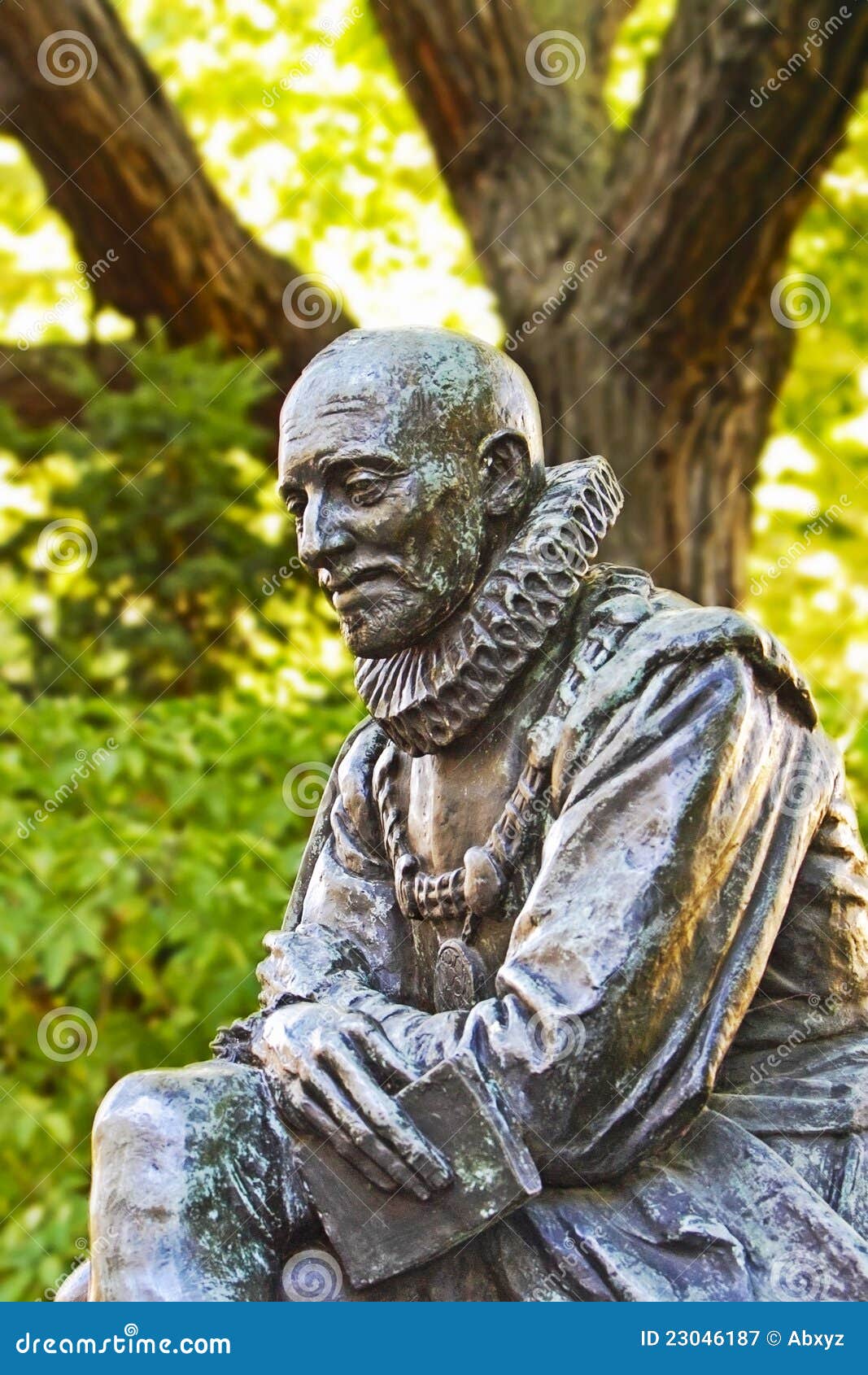 PhilosopherÂ´s smile stock image. Image of europe, park - 23046187