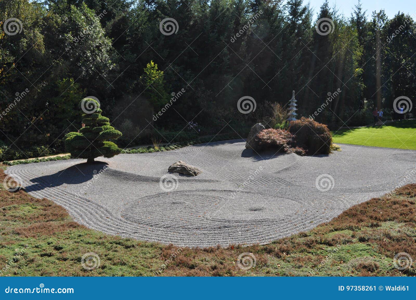 Philosophy Yan and Yin editorial photo. Image of dragon - 97358261