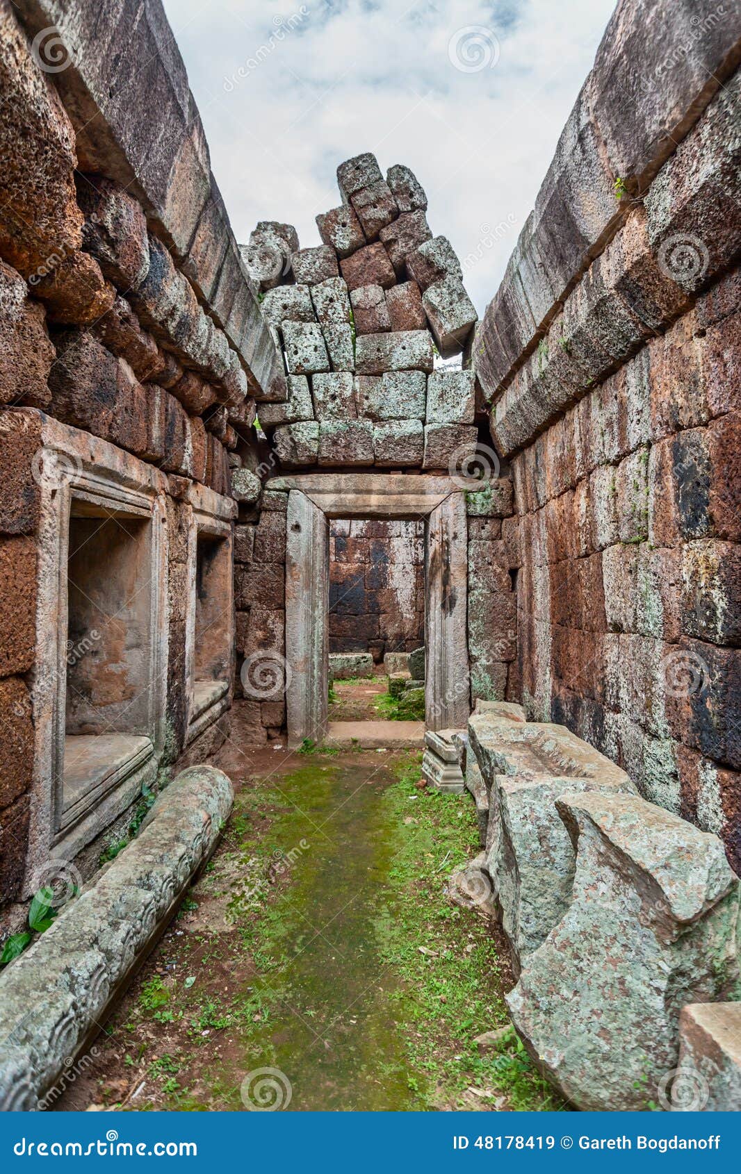 Phnom Chiso stock image. Image of ruins, building, door - 48178419