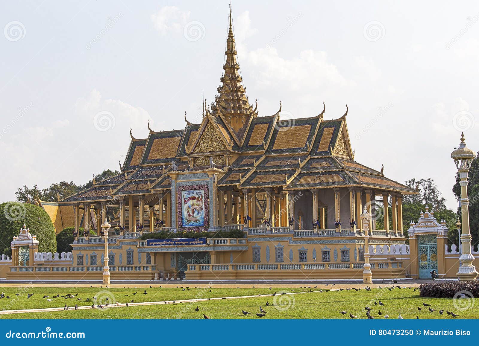 Phnom Penh Royal Palace Complex Editorial Image - Image of daytime ...
