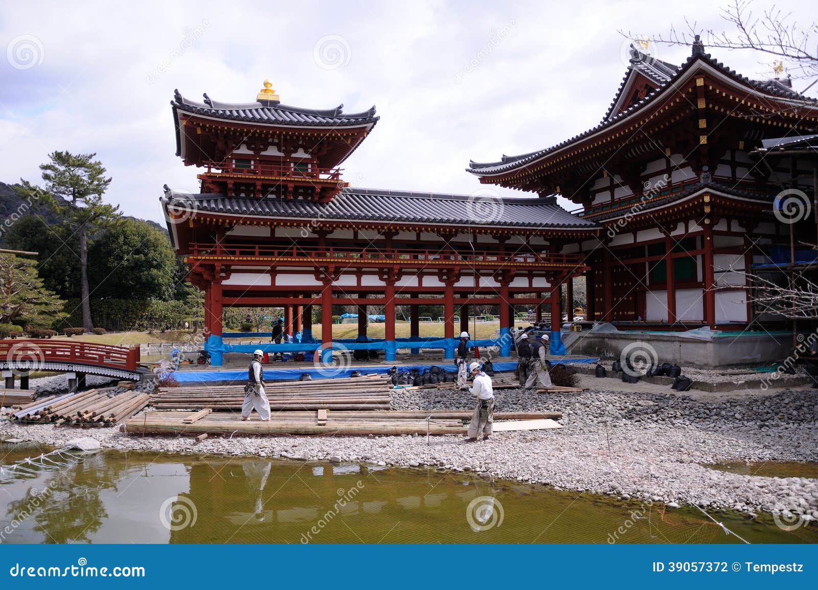 Phoenix Hall under repair editorial photography. Image of temple - 39057372