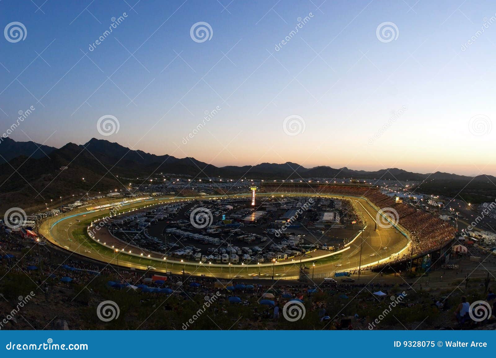 Phoenix International Raceway Editorial Image - Image of miles, surface ...