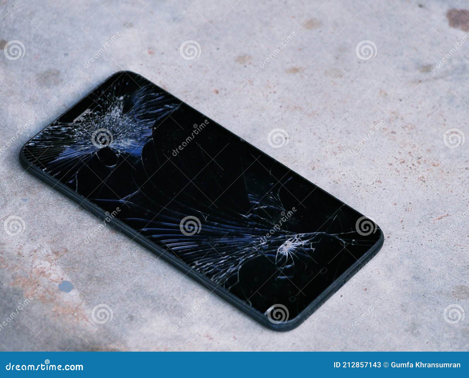 The Phone Fell on the Ground Stock Image - Image of phone, black: 212857143