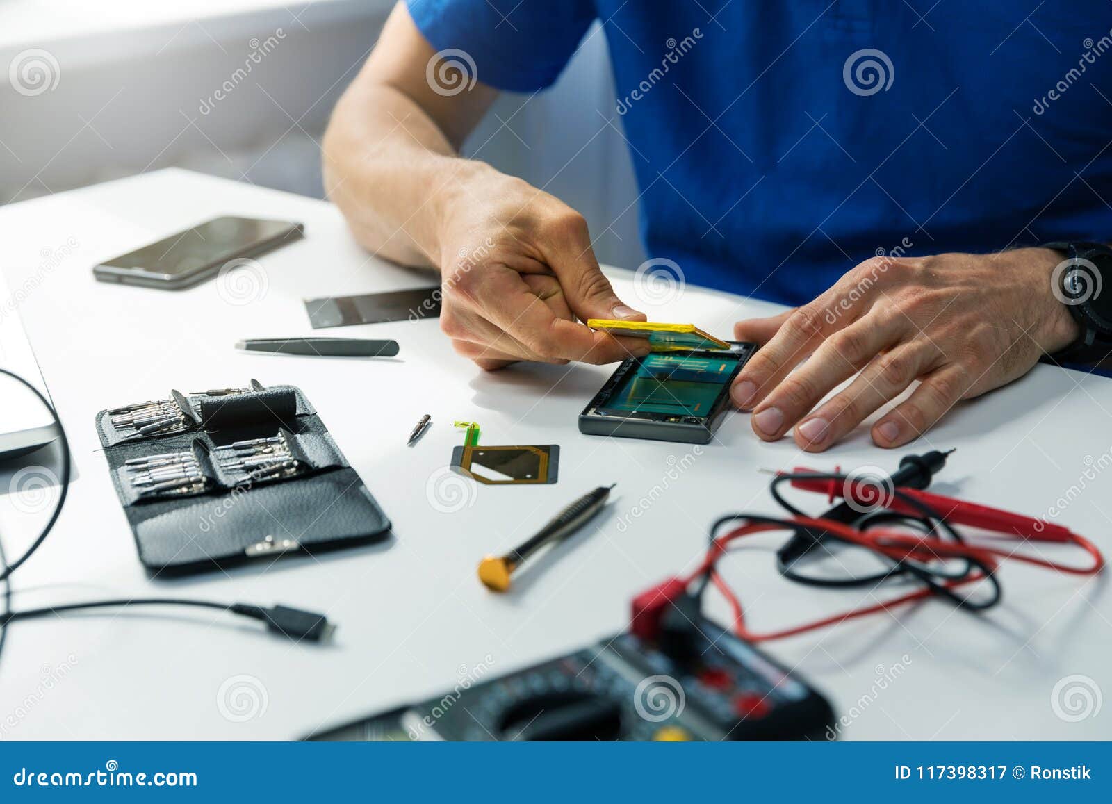 Phone maintenance stock image. Image of cell, broken - 117398317