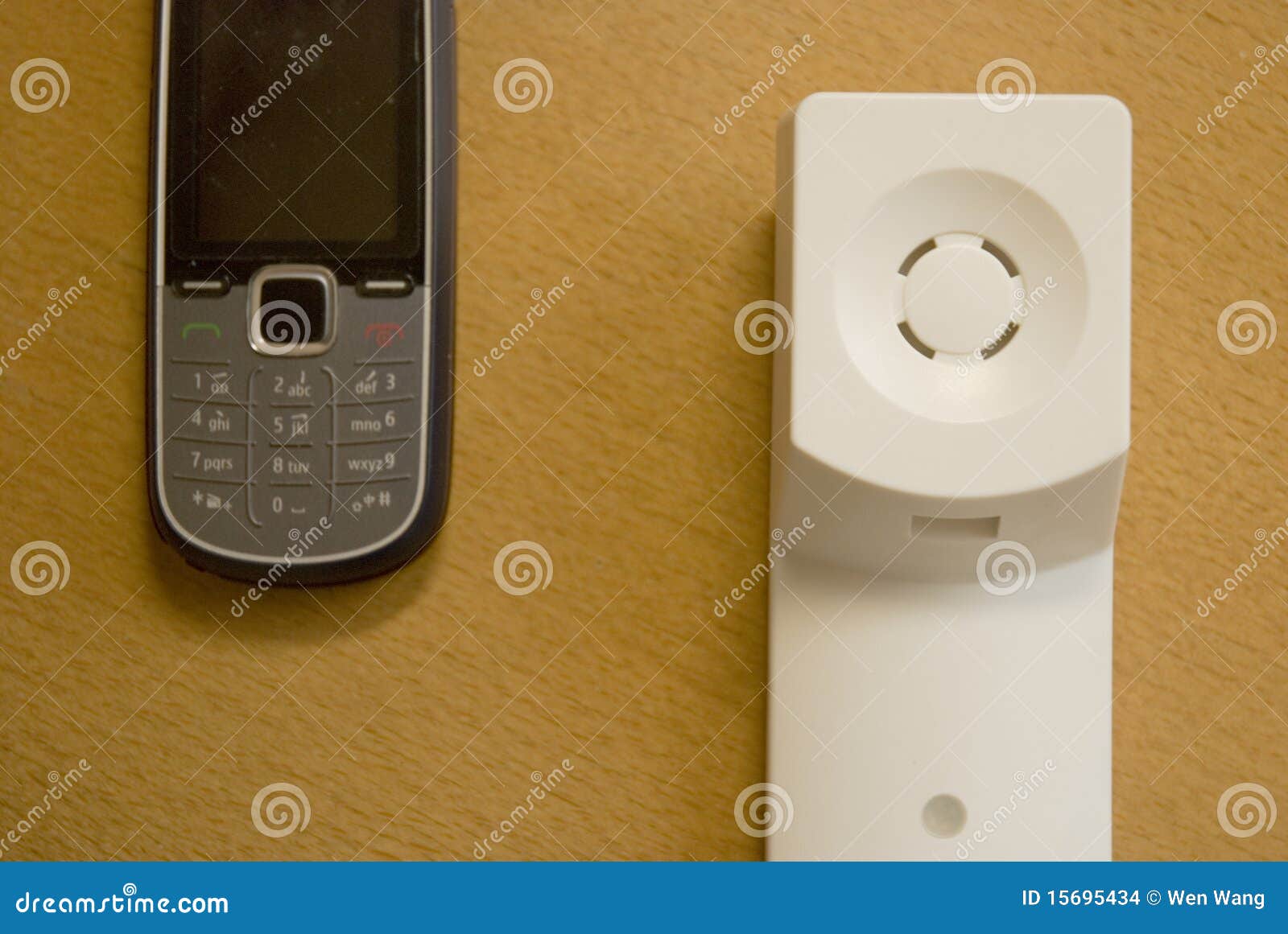 The phone off the hook stock photo. Image of white, telephone - 15695434