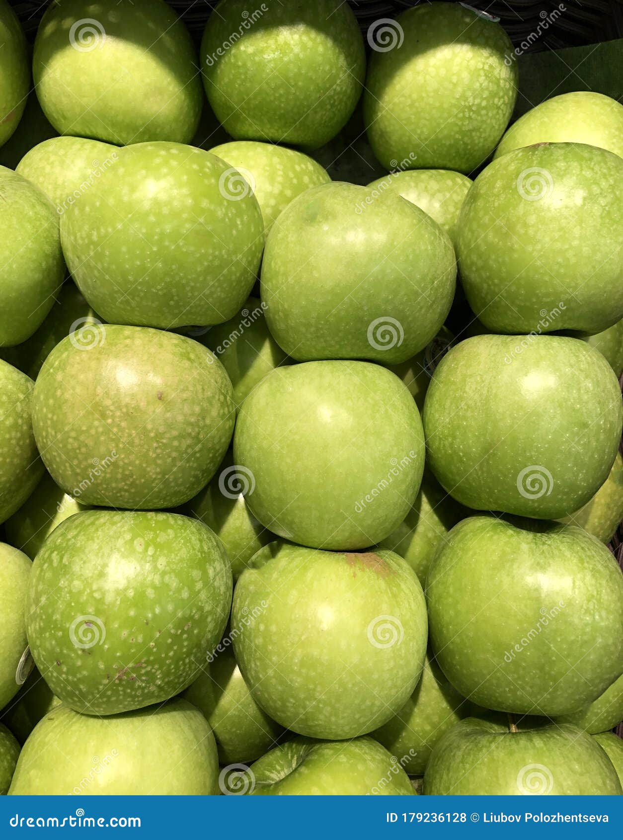Photo Apple Fruit on the Counter of the Supermarket Stock Photo - Image ...