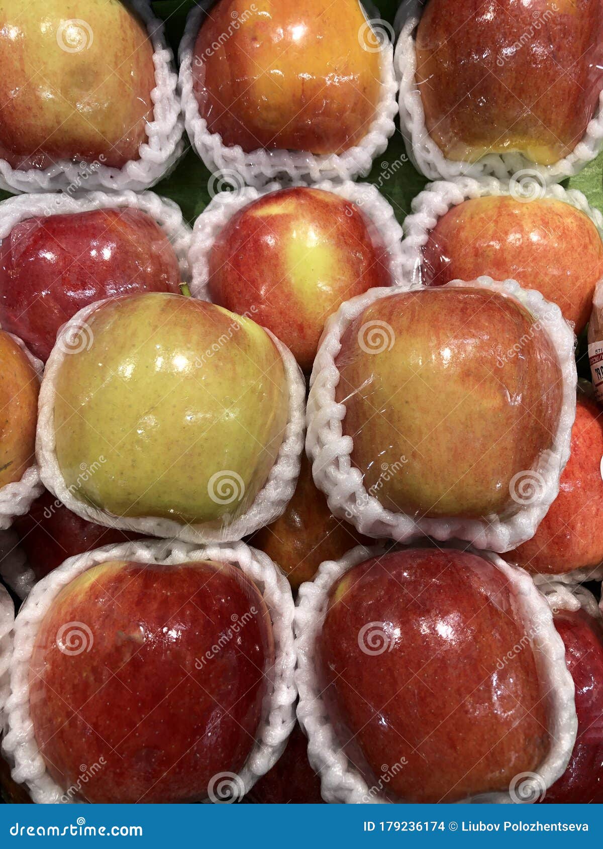Photo Apple Fruit on the Counter of the Supermarket Stock Photo - Image ...