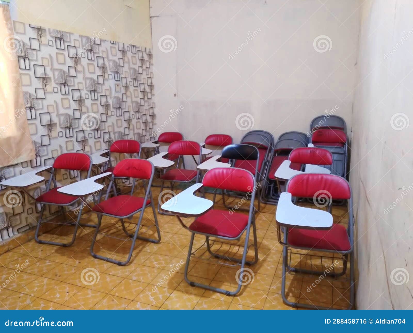 Photo when the Class is Quiet Stock Photo - Image of school, floor ...