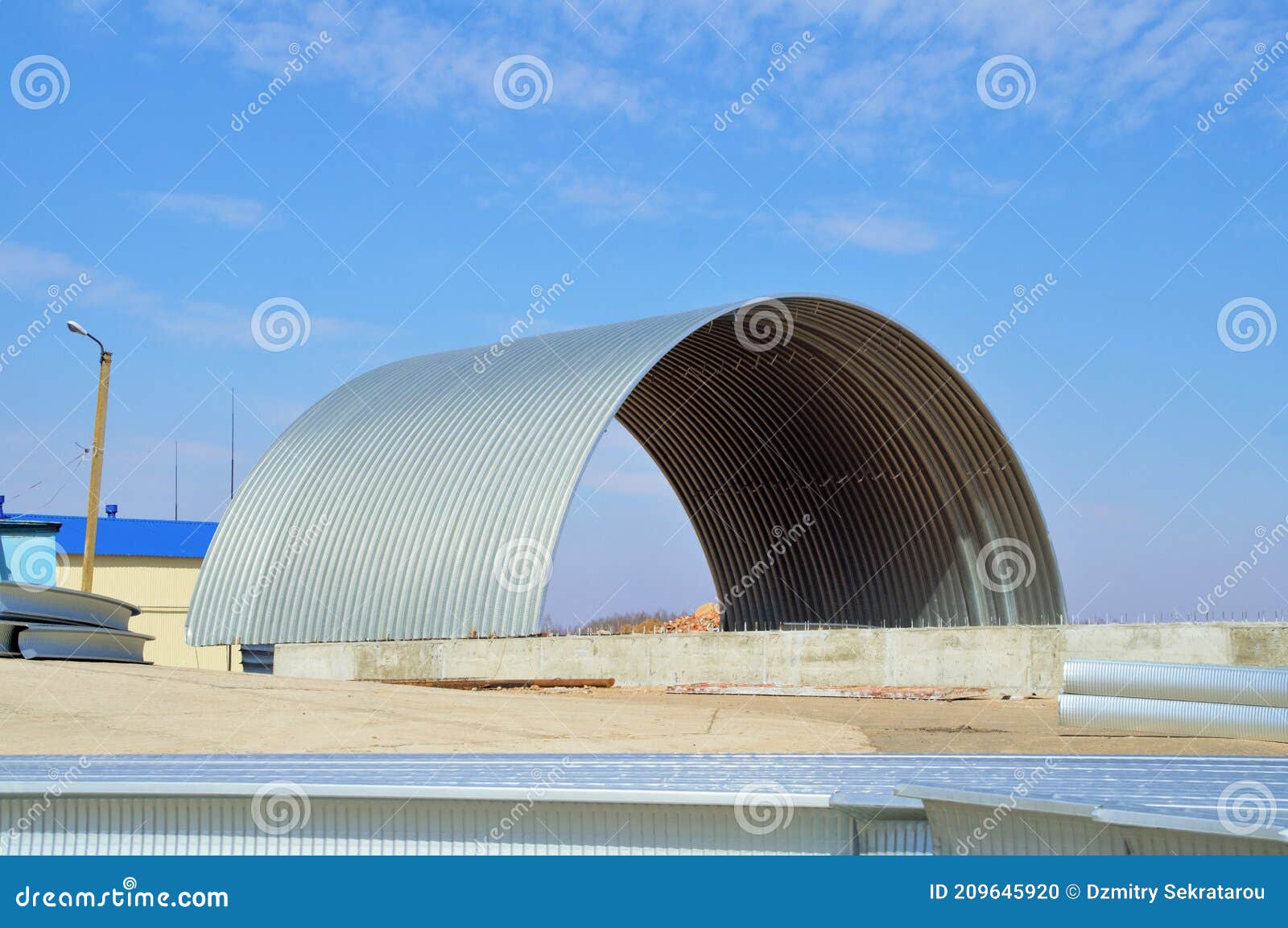 Construction of a Large Arch-type Warehouse Made of Metal Structures ...
