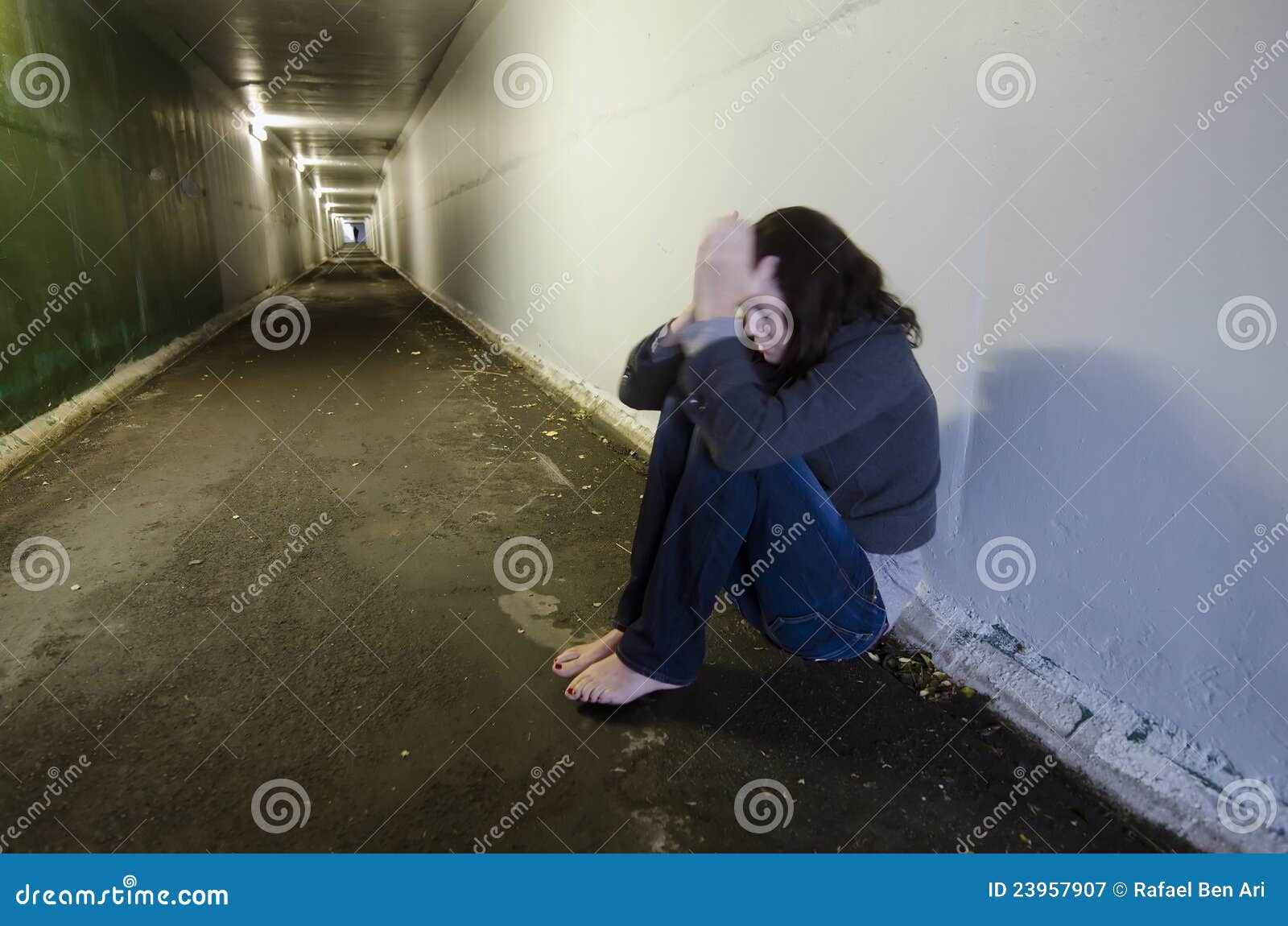 Photo de concept - viol image stock. Image du violé, mensonge - 23957907