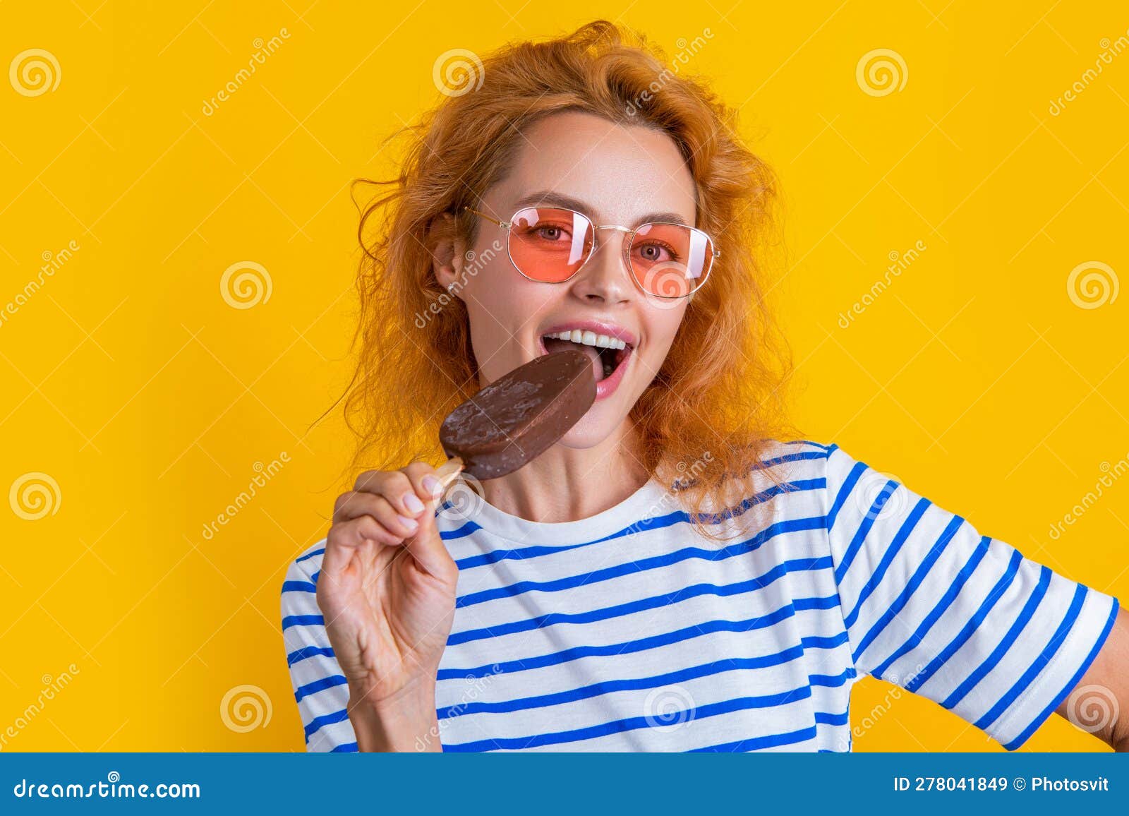 Photo Of Girl Eat Icelolly Ice Cream At Summer Girl With Icelolly Ice