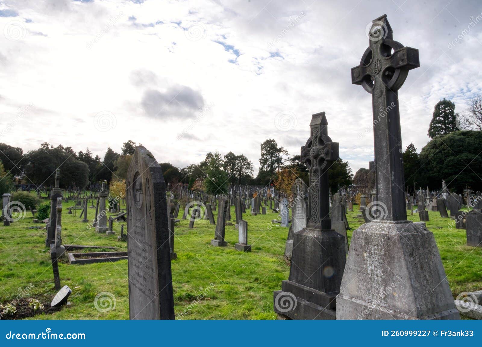 Graveyard editorial photography. Image of ireland, heaven - 260999227