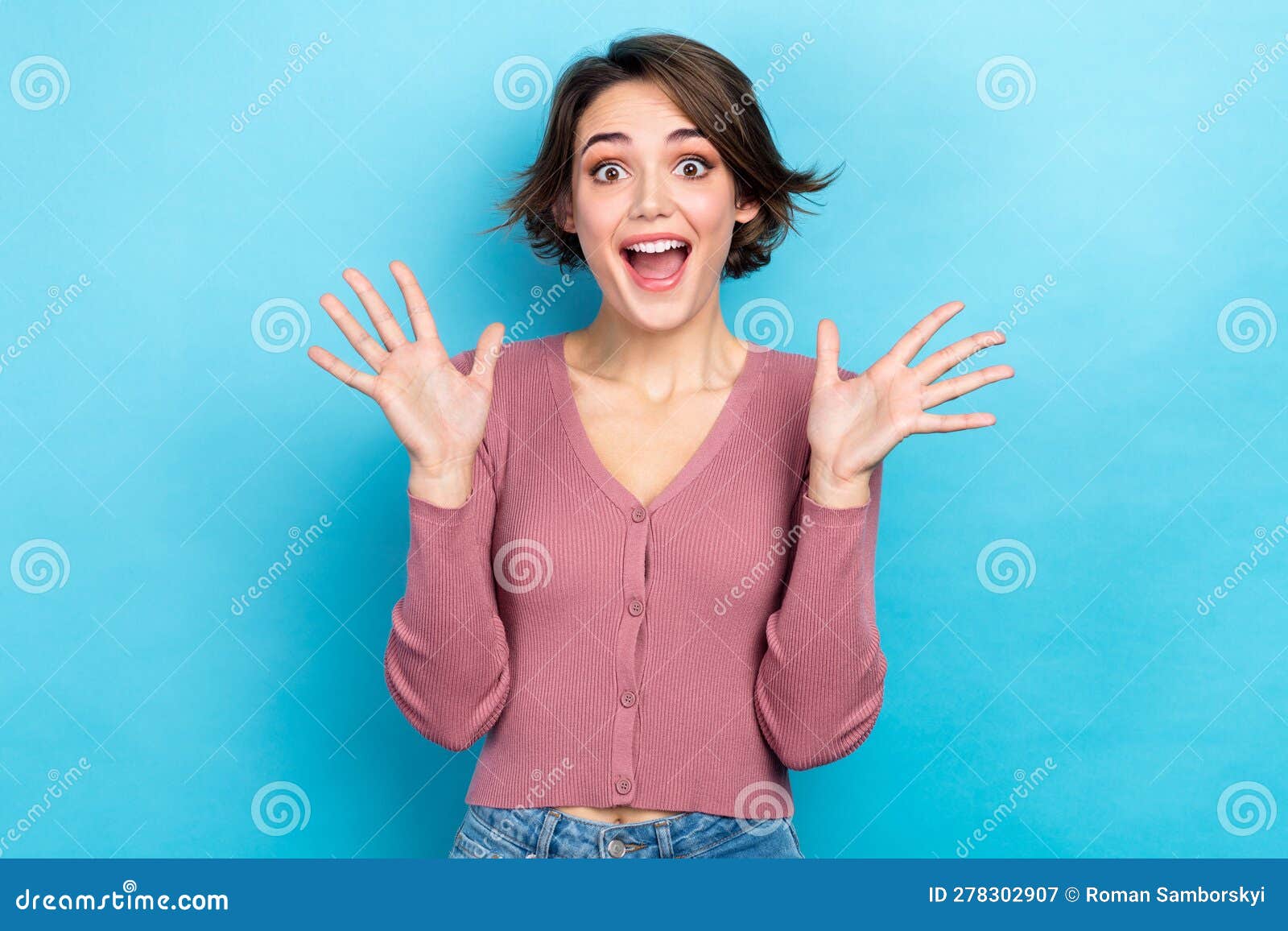 Photo Of Nice Astonished Lady Open Mouth Raise Opened Arms Palms