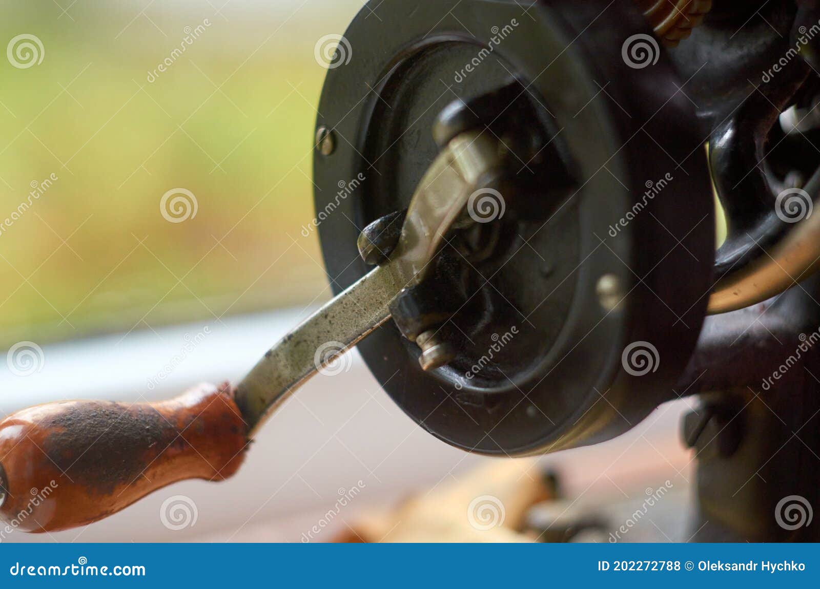 Photo of Old Sewing Machine Manual Handle Stock Photo - Image of rusted ...