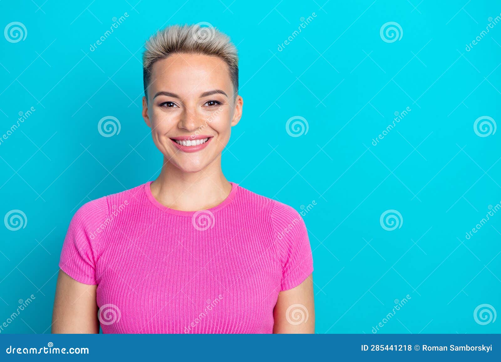 Photo Portrait Of Lovely Young Lady Toothy Beaming Smile Dressed