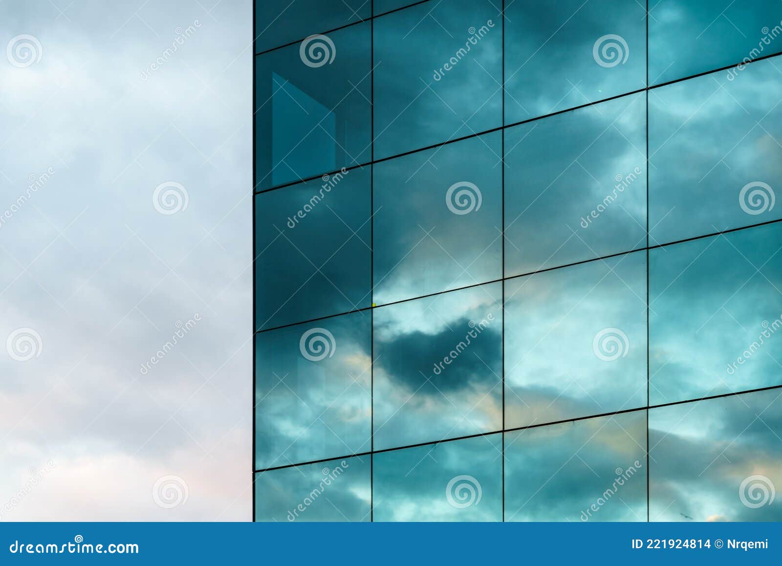 Reflection of Sky from Windows Stock Photo - Image of cloud, blue ...