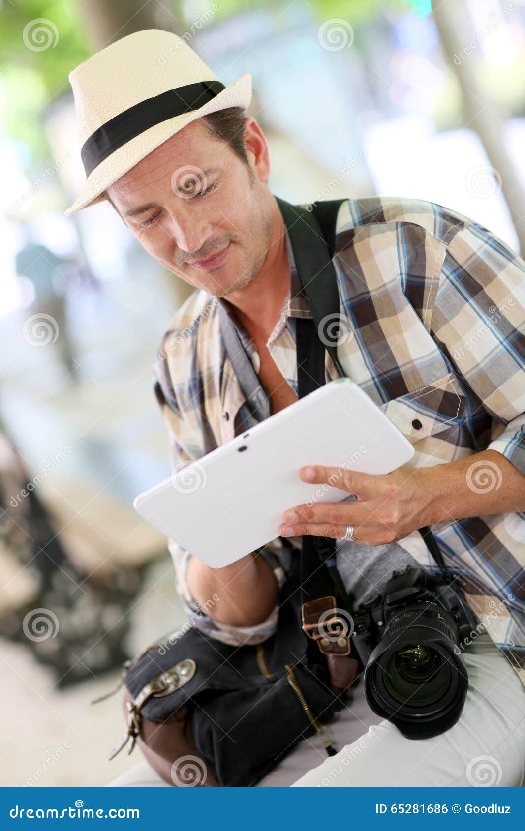 Photo Reporter Using Tablet Stock Photo - Image of capture, digital ...