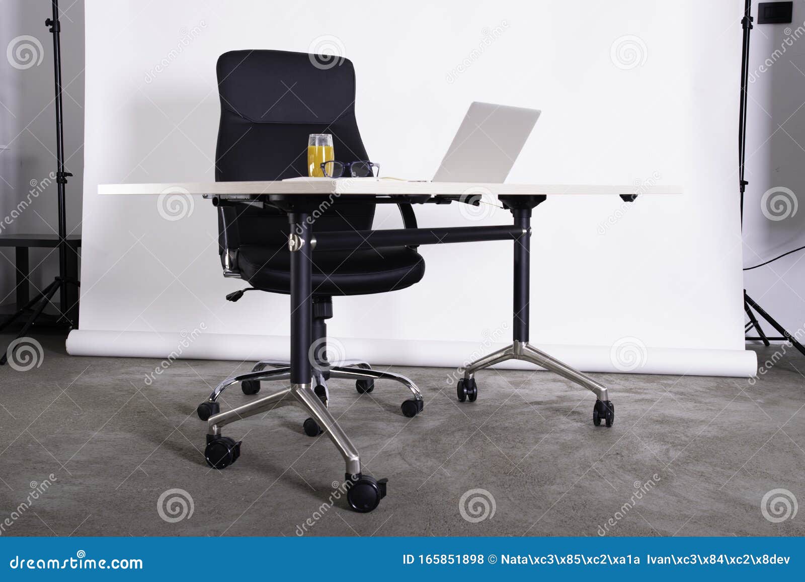 Photo Shoot Set - Business Office Theme. Photo Studio Set with White ...