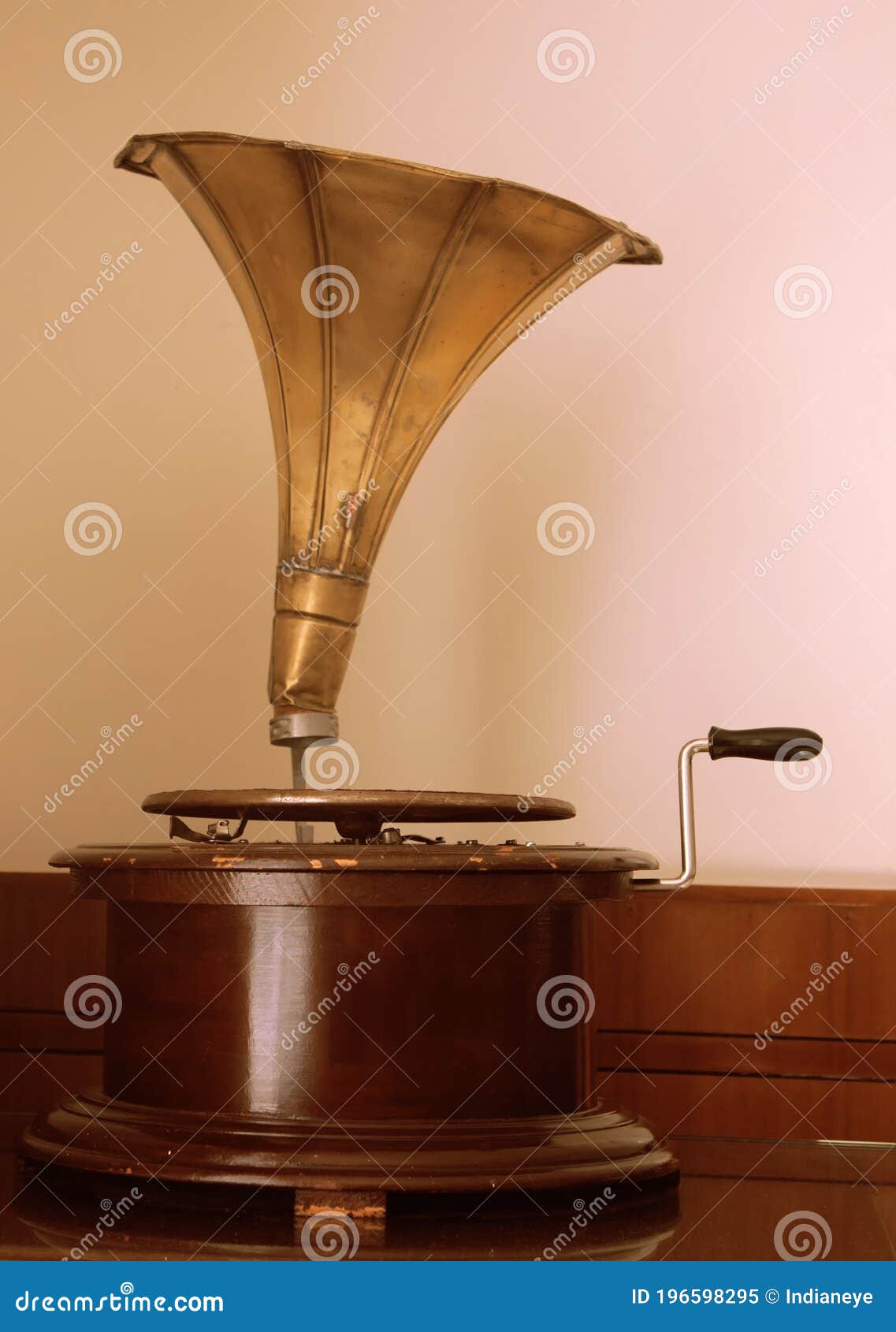 Closeup of Classic Gramophone Stock Image - Image of speaker ...