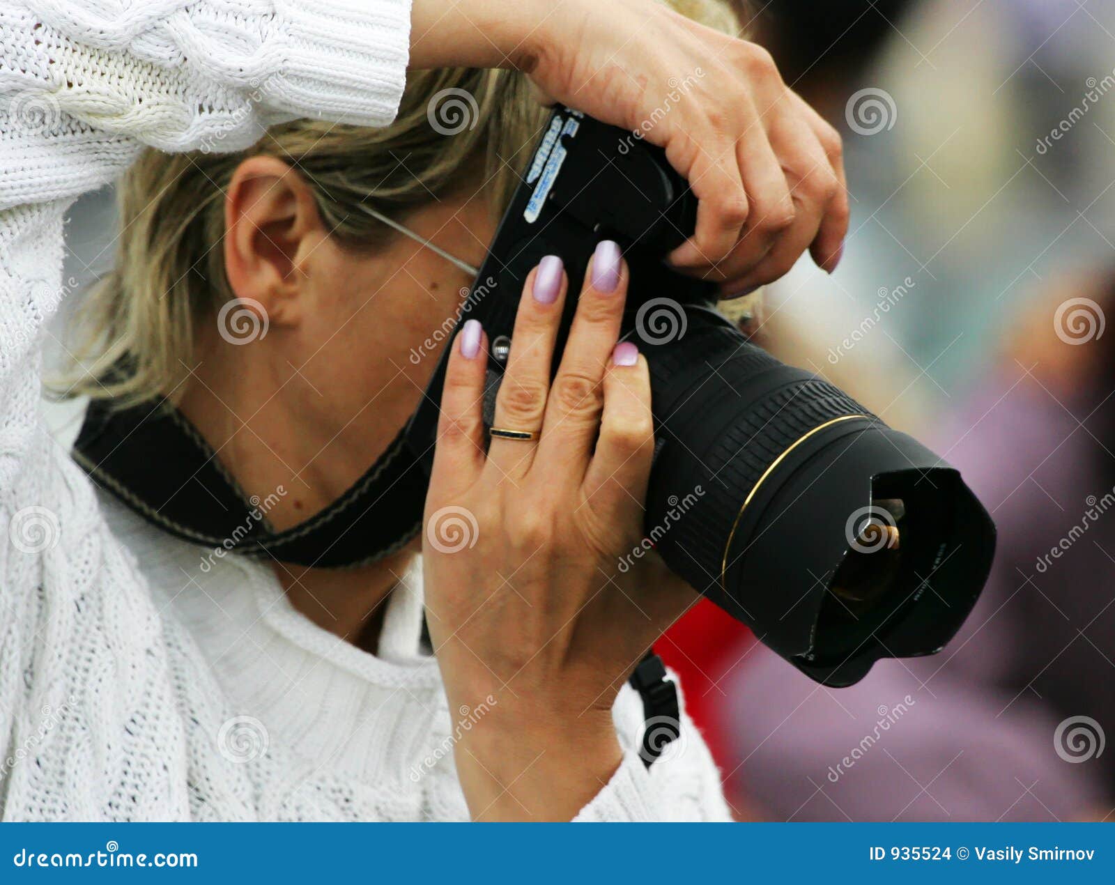 Photographer-women stock photo. Image of view, keen, objective - 935524
