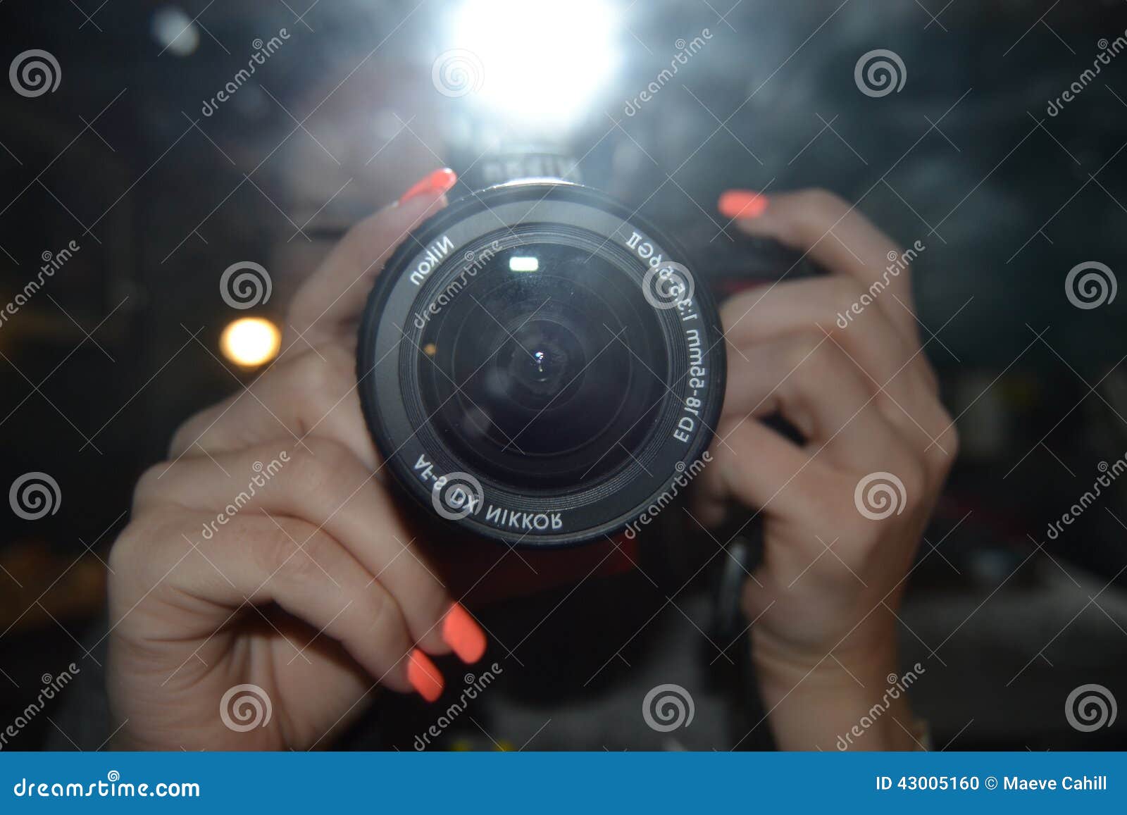 Photography editorial image. Image of reflection, camera - 43005160