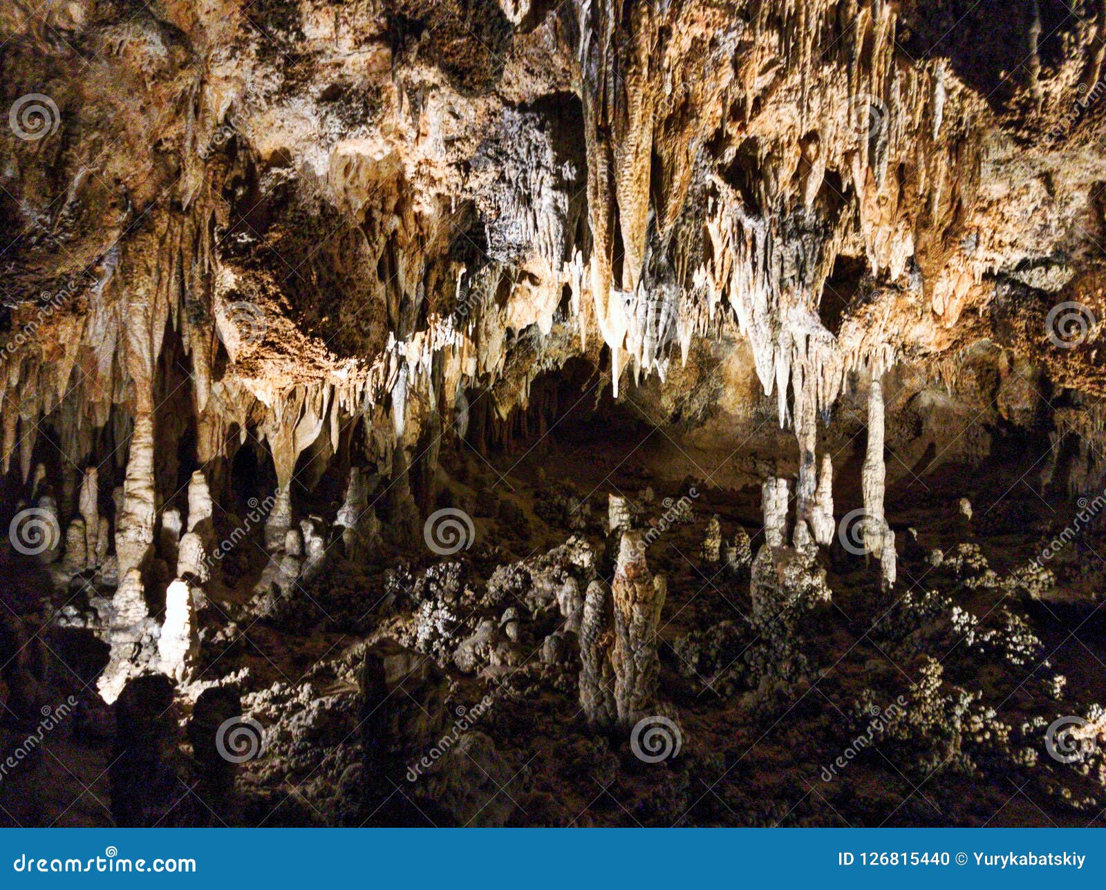 Different Formations in Luray Caverns Stock Photo - Image of stalagmite ...