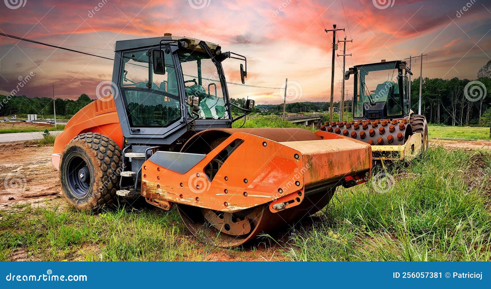 Heavy Construction Vehicles of a Single Drum and Sheepsfoot Roller ...