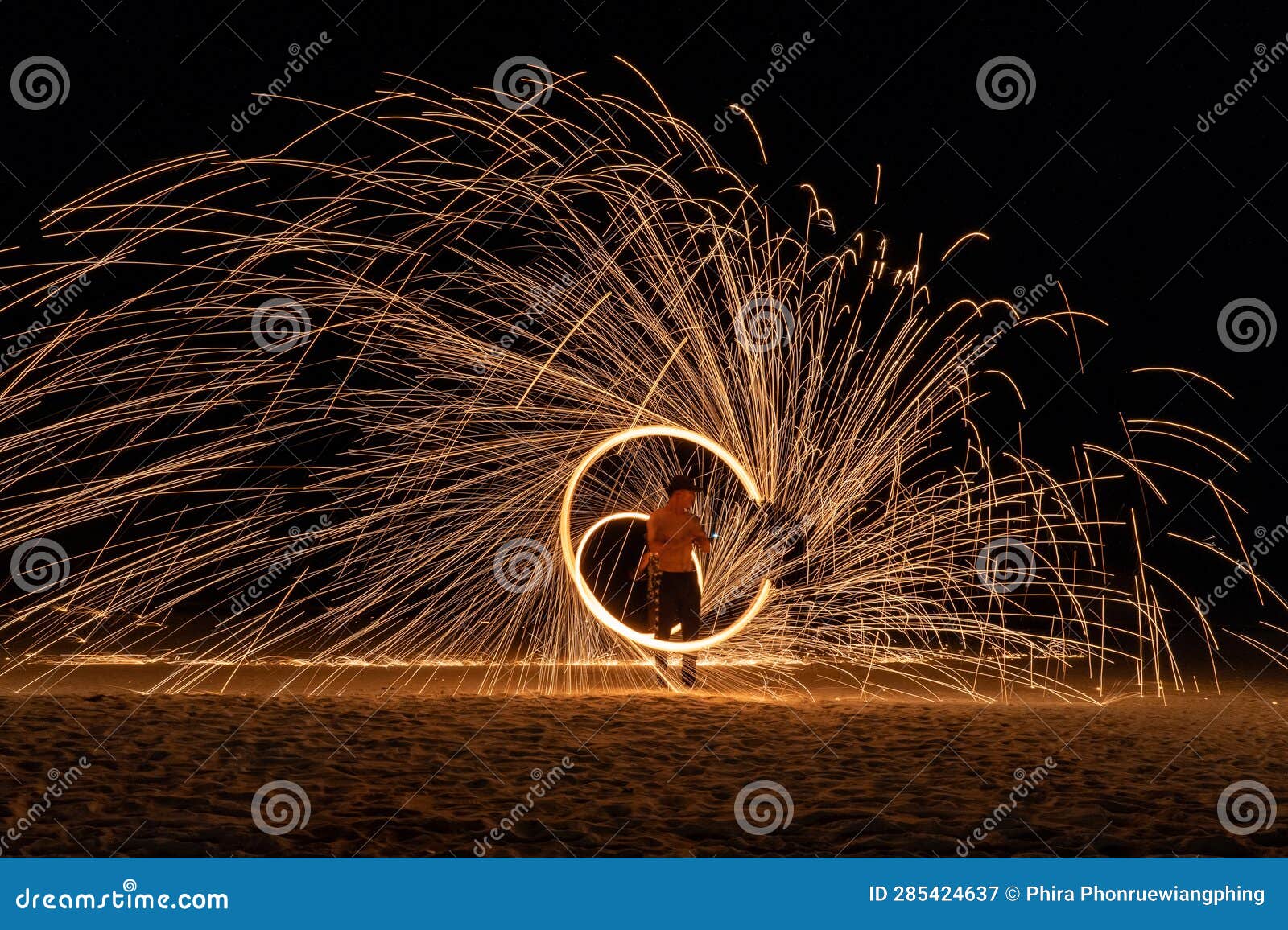 Photos of Show Swing Fire with Lights on the Beach Stock Image - Image ...