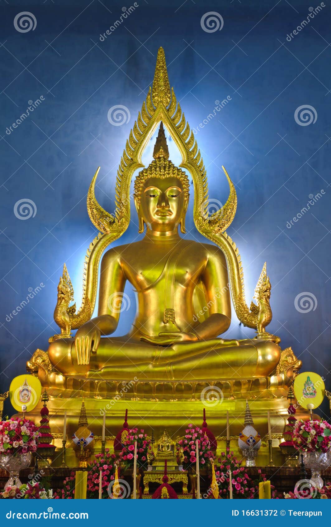 Phra Buddha Chinnarat stock photo. Image of gold, light - 16631372