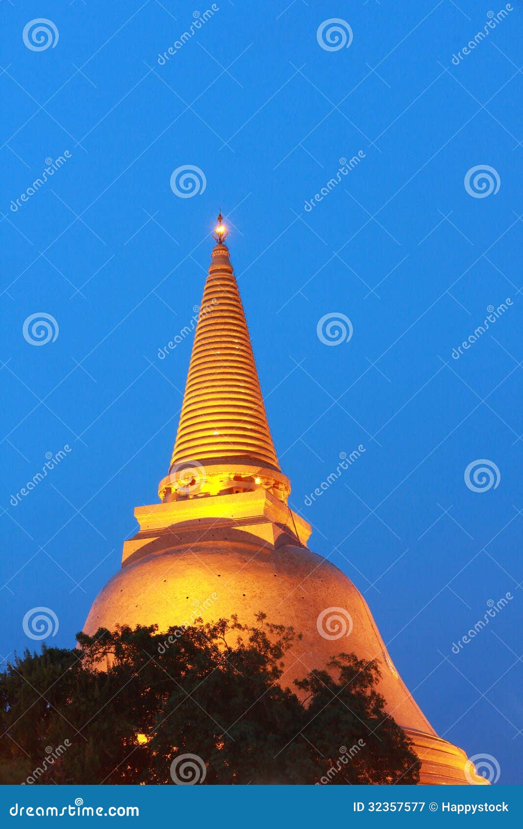 Phra Pathom Chedi stock image. Image of nakhon, temple - 32357577