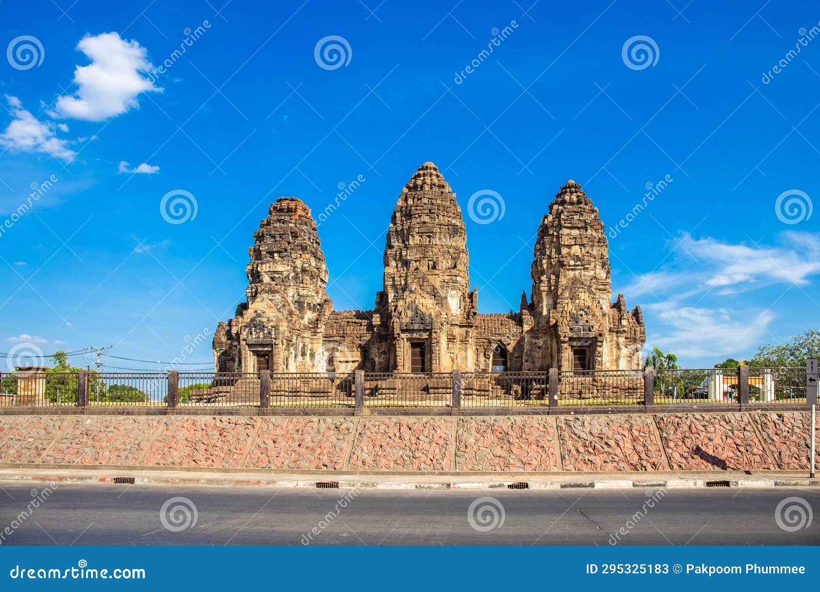 Phra Prang Sam Yot Temple with Monkey, Ancient Architecture in Lopburi ...