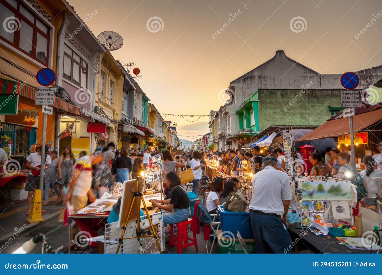 Phuket Walking Street editorial photo. Image of food - 294515201