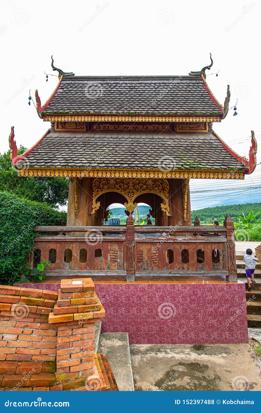 The Phuttha Eoen Temple in Mae Chaem District Editorial Stock Photo ...