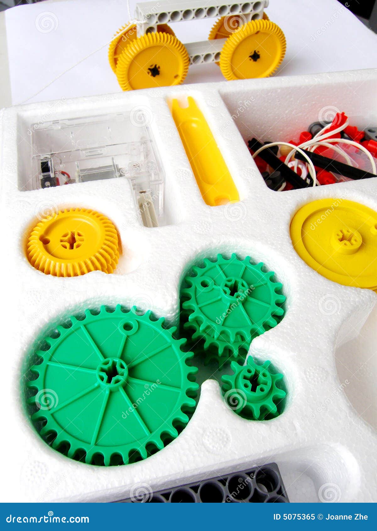 Physics assembling toy kit stock image. Image of experiment - 5075365