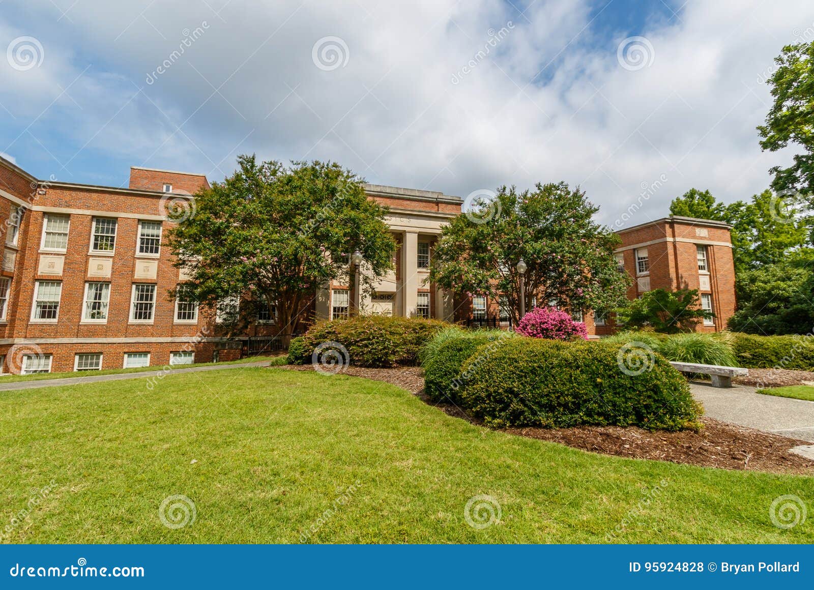 Physics Building at Duke University Editorial Stock Photo - Image of ...