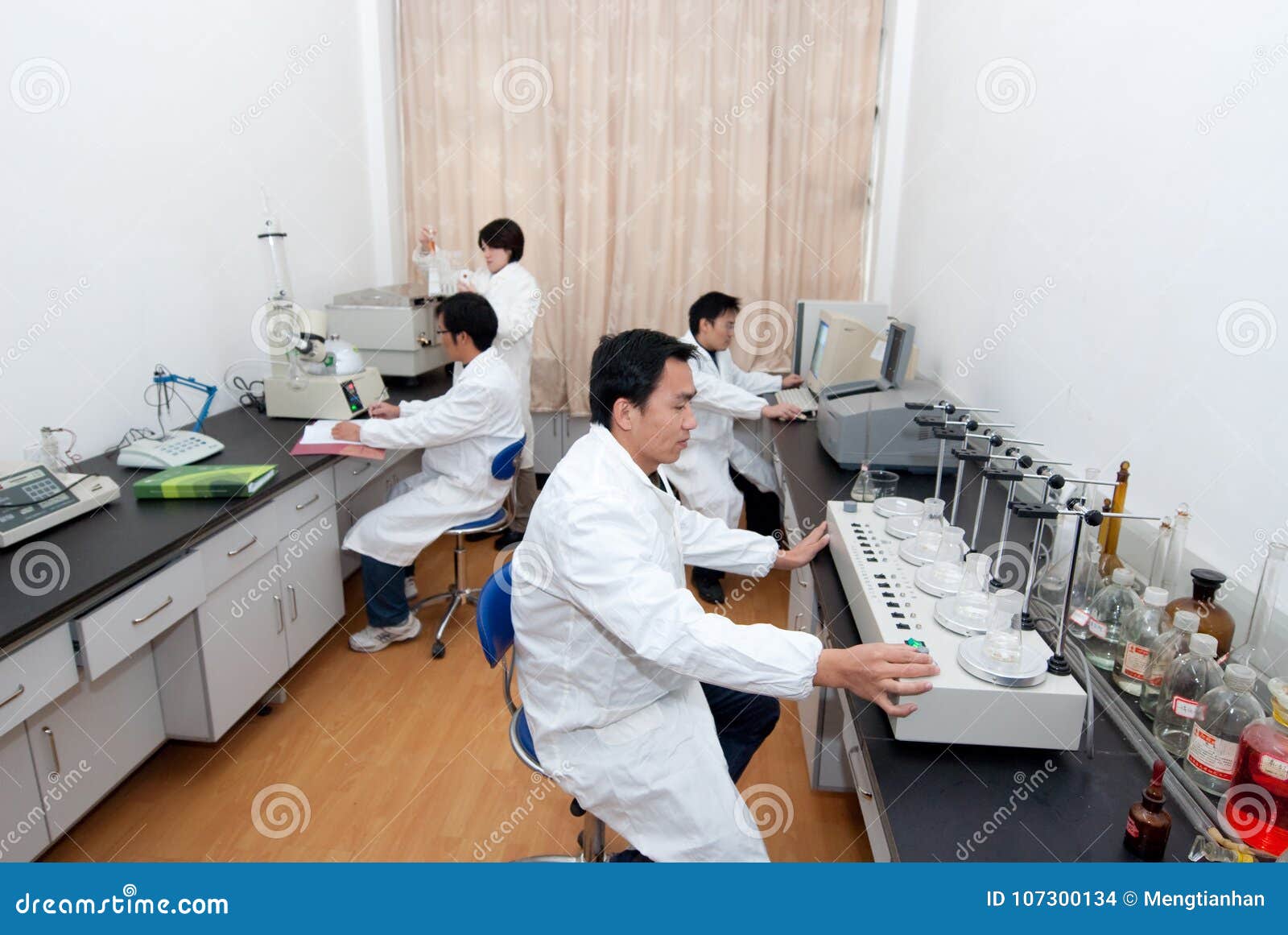 Physics Laboratory editorial stock image. Image of electronic - 107300134
