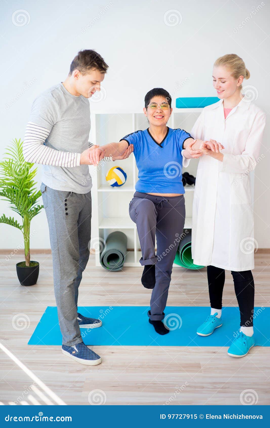 Physiotherapy in progress stock image. Image of physiotherapist - 97727915