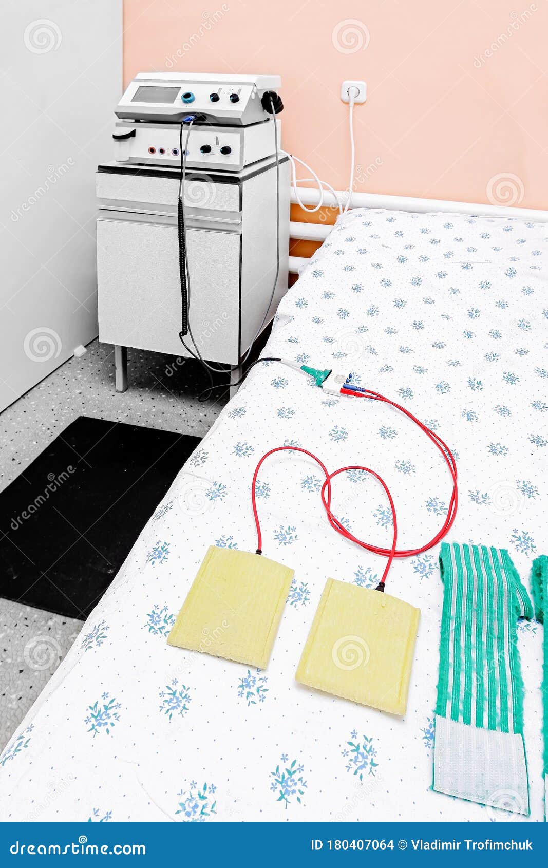 Physiotherapy Room. Electromagnetic Apparatus for Physiotherapy Stock ...