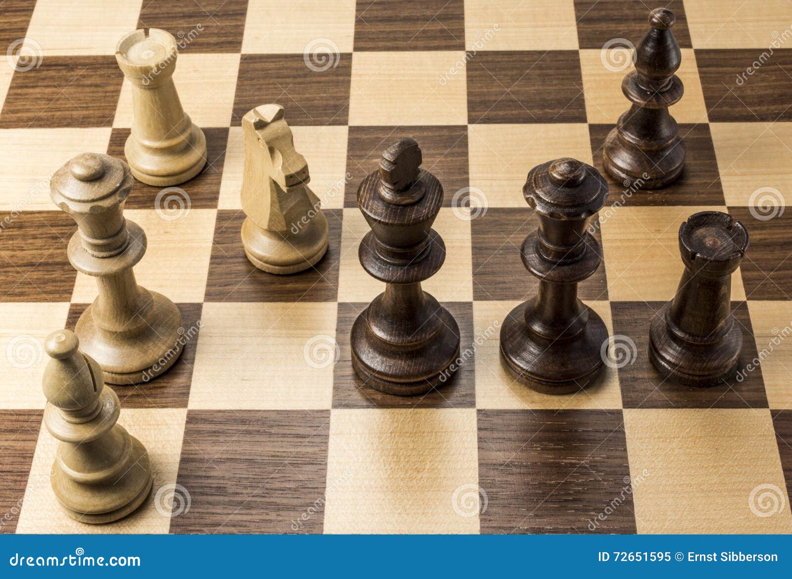 Pièces D'échecs En Position D'échec Et Mat Image stock - Image du sport ...