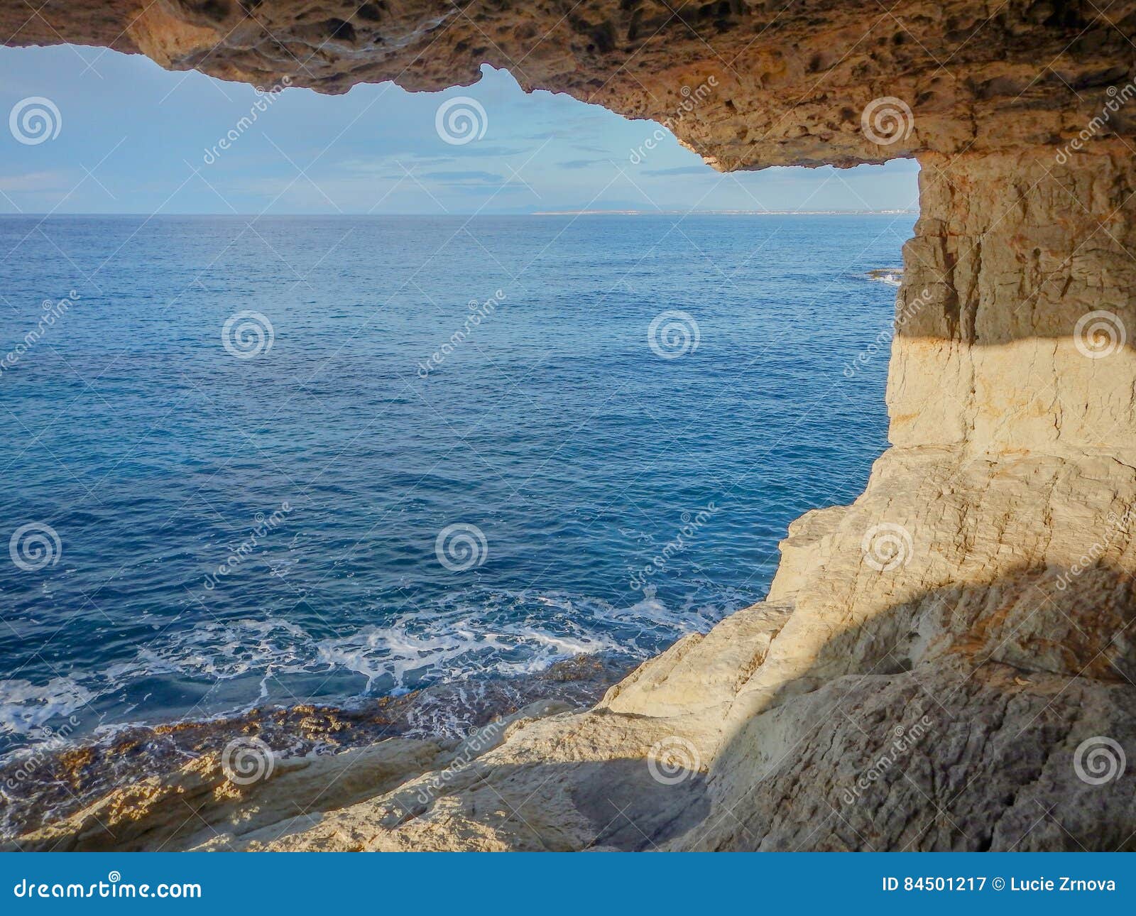 Piękny Skalisty Brzeg Cibora Obraz Stock - Obraz złożonej z krajobraz ...