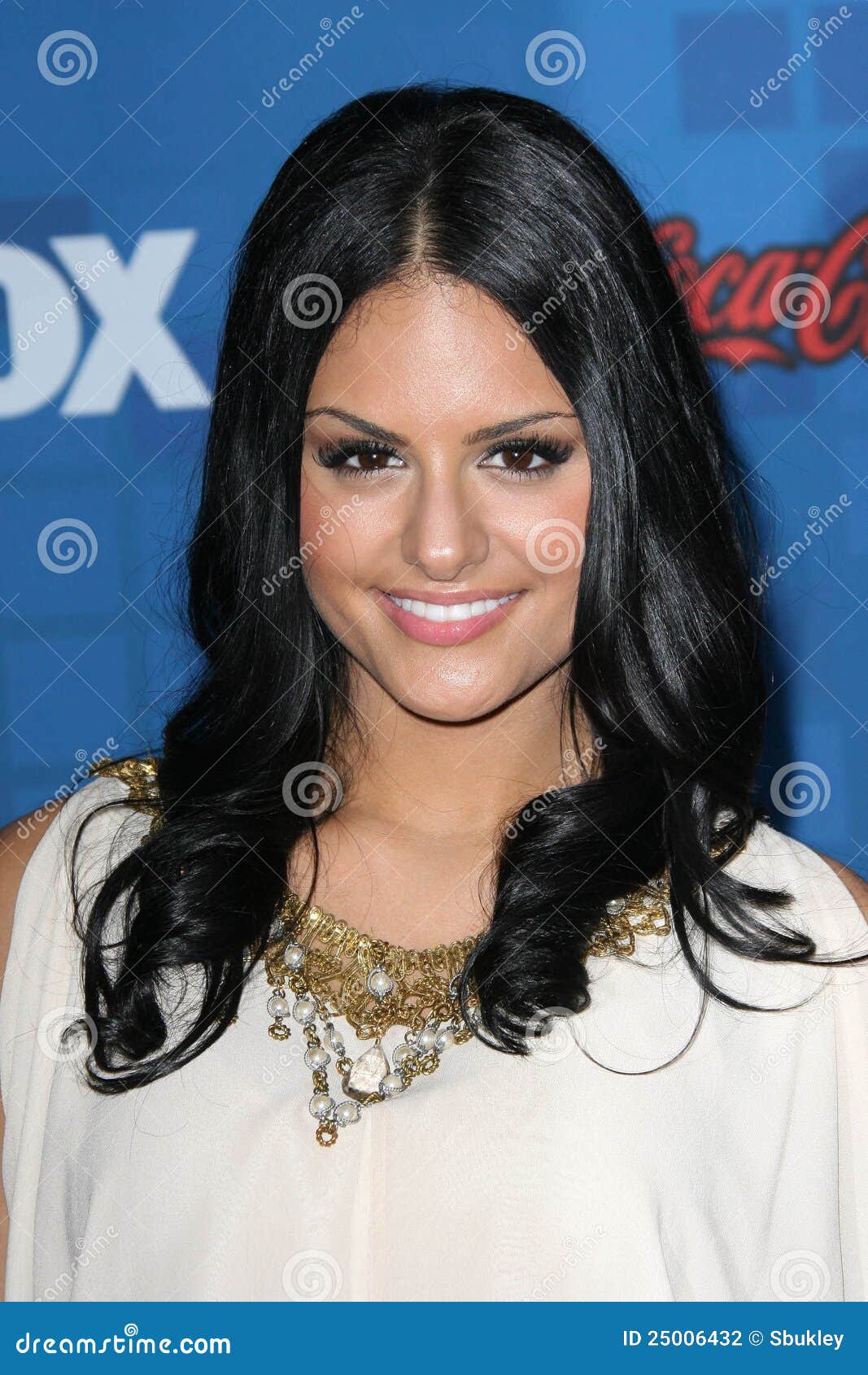 Pia Toscano editorial photography. Image of toscano, idol - 25006432