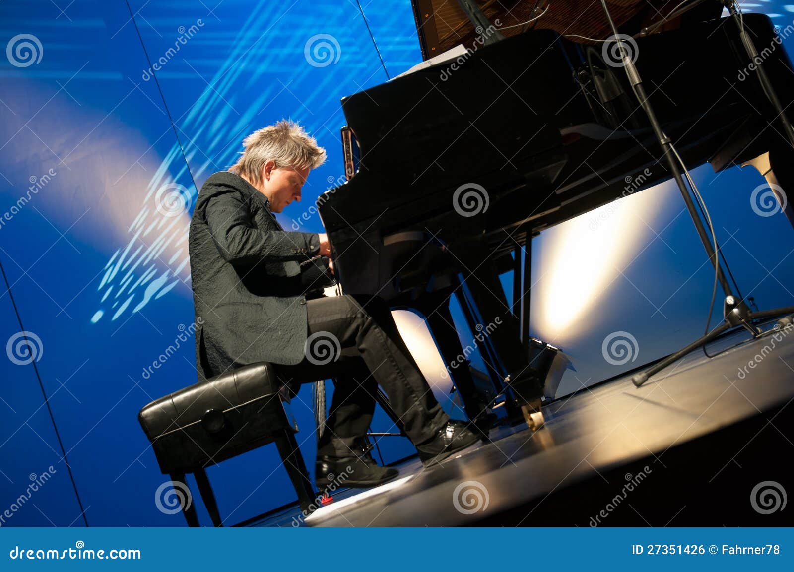 Piano concert editorial photo. Image of piano, lounge - 27351426